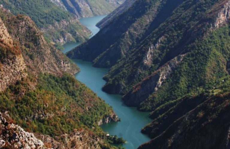 Lugina e Drinit një mrekulli natyrore e botës - Fondi Shqiptar i Zhvillimit